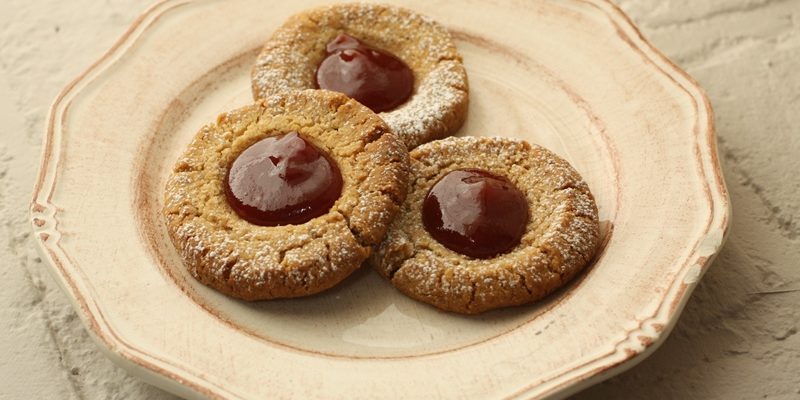 Guava Paste Thumbprint Cookies - Chef Letícia